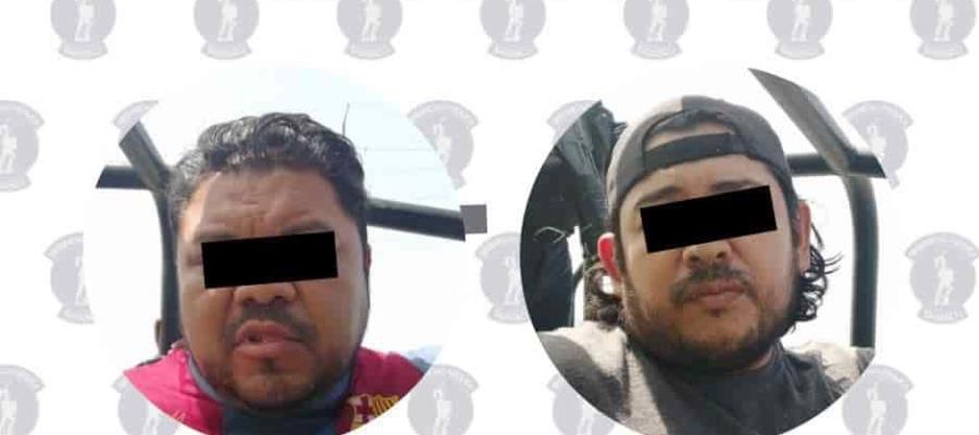 Detienen a par de sujetos en Anacleto Canabal por portación de arma blanca