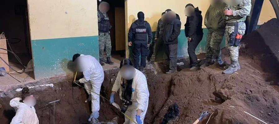 Localizan 12 cuerpos en fosa clandestina en Edomex